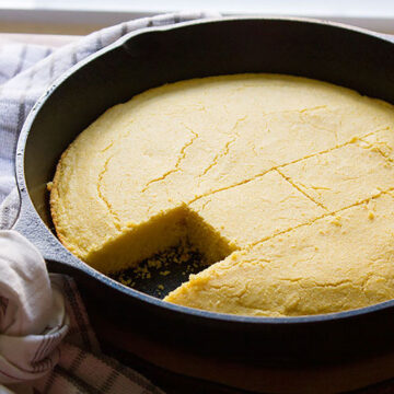 The Easiest Southern Cornbread Recipe (With Video) - Munaty Cooking