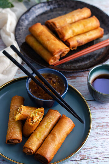 Delicious and Easy Chicken Spring Rolls Recipe