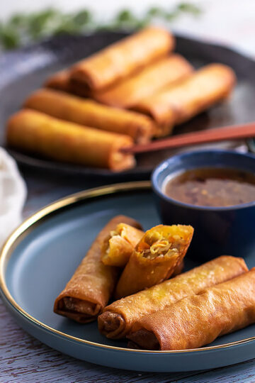 Delicious and Easy Chicken Spring Rolls Recipe