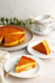 Vanilla Flan Cake Recipe (Magic Flan Cake!)