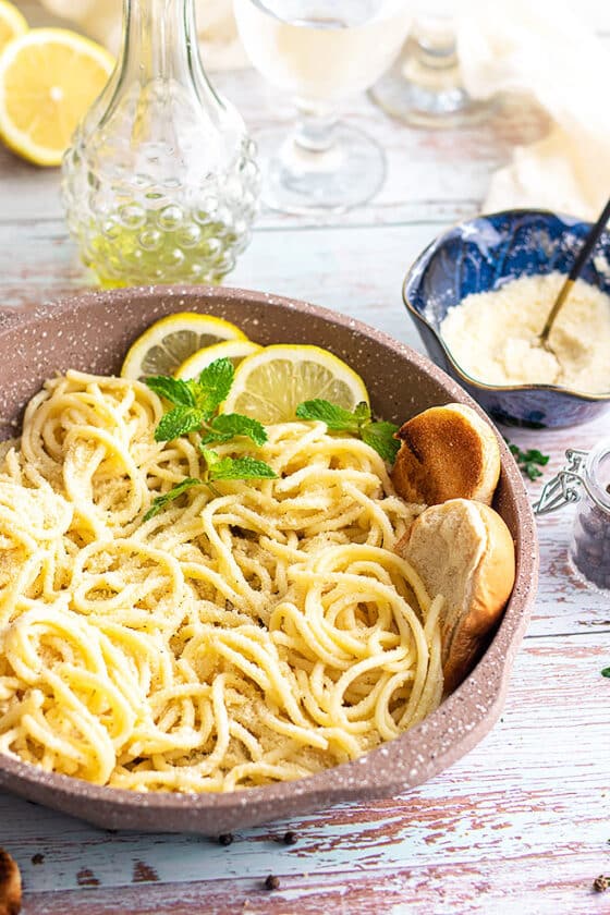 Spaghetti Al Limone: A Delicious and Creamy Lemon Pasta Recipe