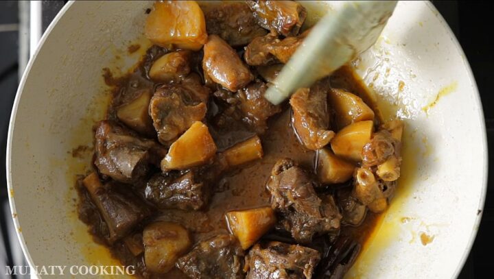 Delicious and Flavorful Mutton Curry Recipe