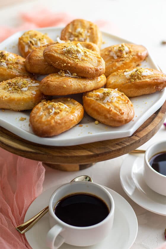 Easy Şekerpare (Romoosh el Set) Turkish Semolina Cookies