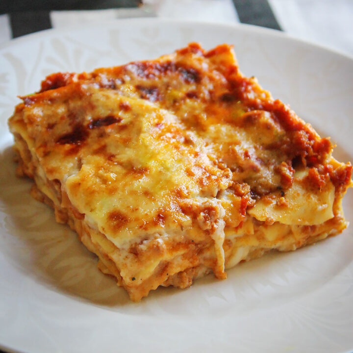 Easy Beef Lasagna Recipe: Creamy and Delicious