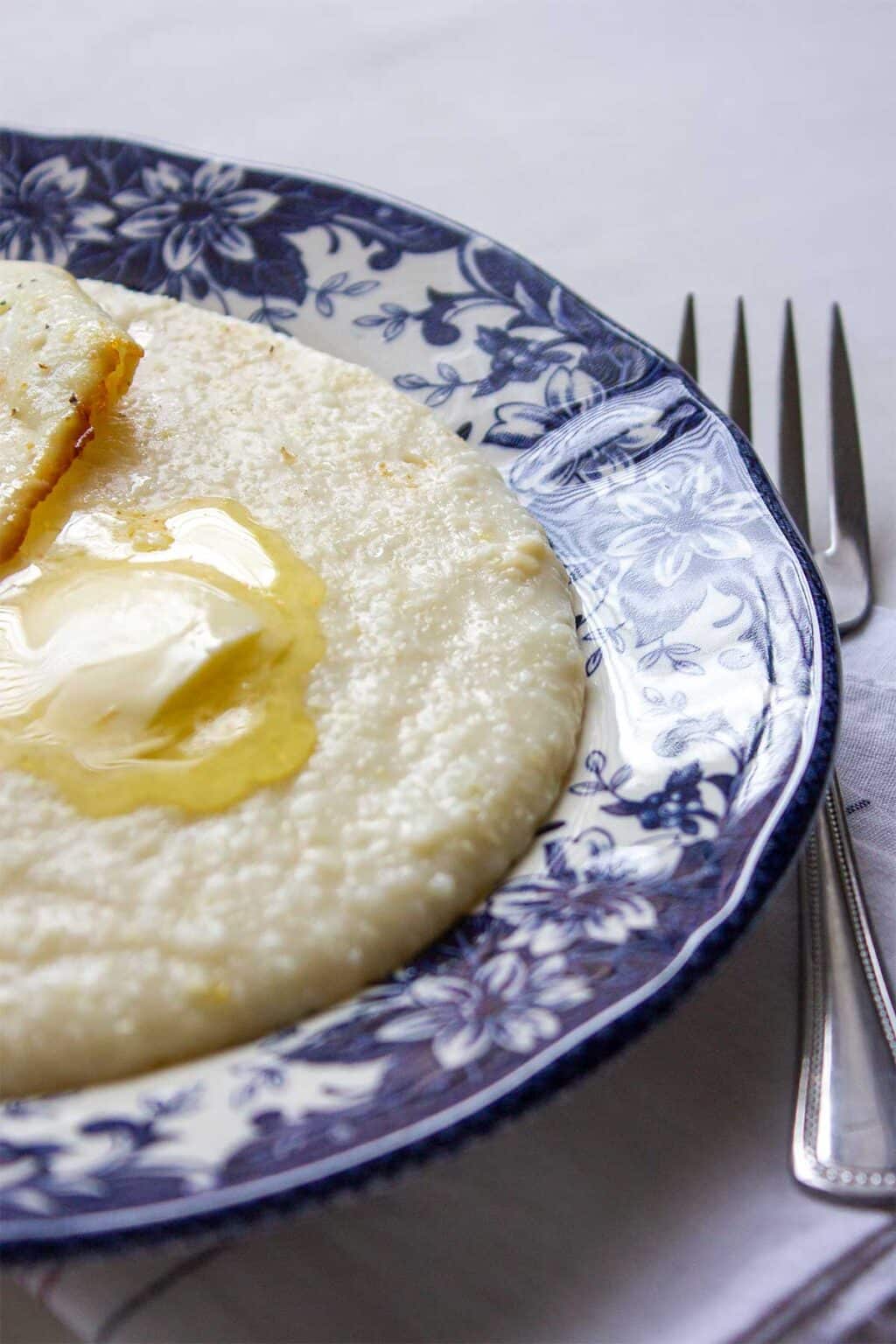 Creamy Southern-Style Grits (Simple, Authentic Recipe)