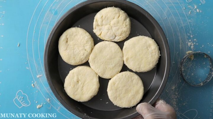 Homemade Southern Biscuits (Perfectly Fluffy!)