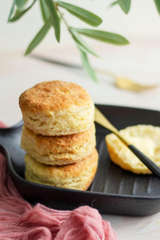 Homemade Southern Biscuits (Perfectly Fluffy!)
