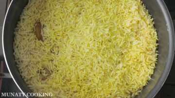 Maqluba: Fluffy Rice with Tender Meat and Veggies