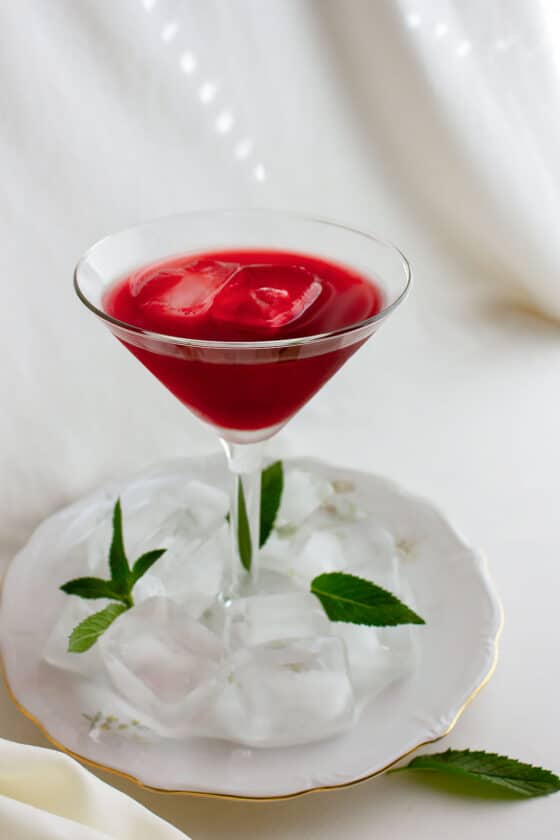 Sorrel Tea Recipe: Refreshing Tangy Beverage with Citrus Flavor