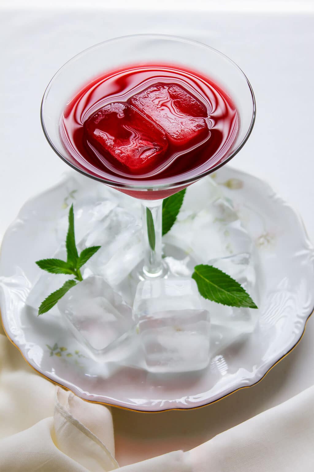 Sorrel Tea Recipe: Refreshing Tangy Beverage with Citrus Flavor