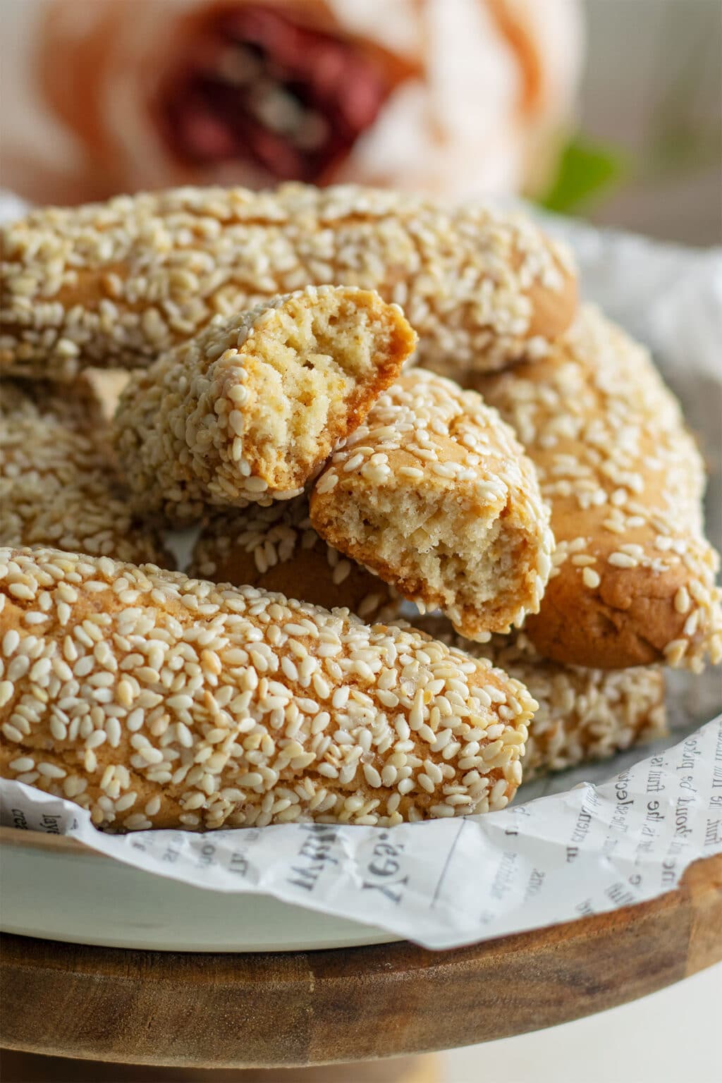 Syrian Kaak with Milk: A Delicious Sesame Cookies